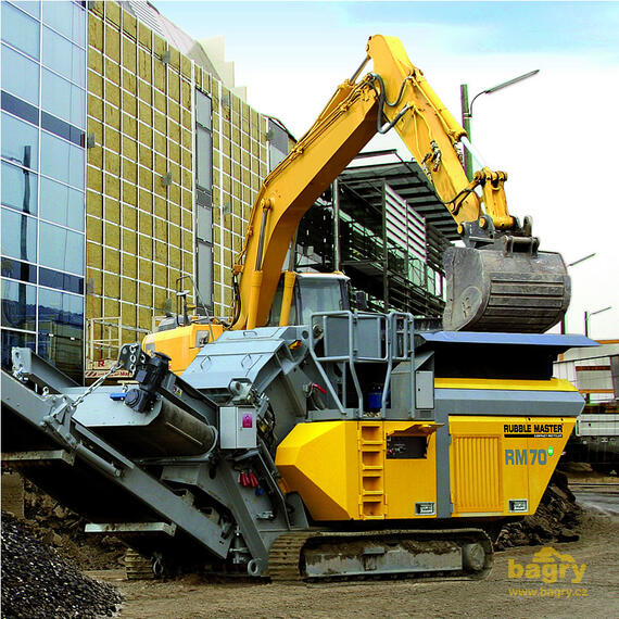 Může s kompaktním mobilním drtičem Rubble Master RM70 GO recyklovat ...