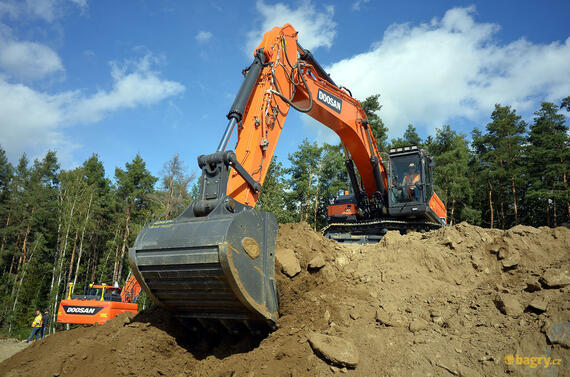 Doosan DX350LC-7: Recenze / Recenze / Články / bagry.cz - vše o ...