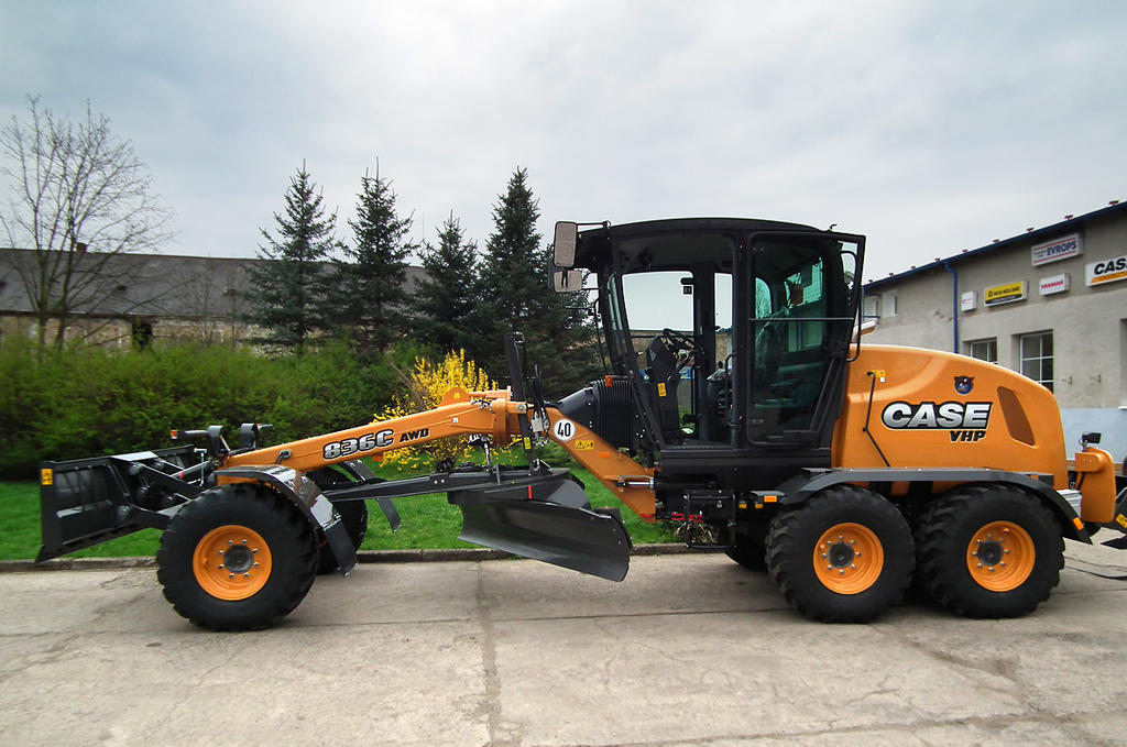 Grejdr 836C 6x6 společnosti ČNES / Nové grejdry Case slaví úspěch ...